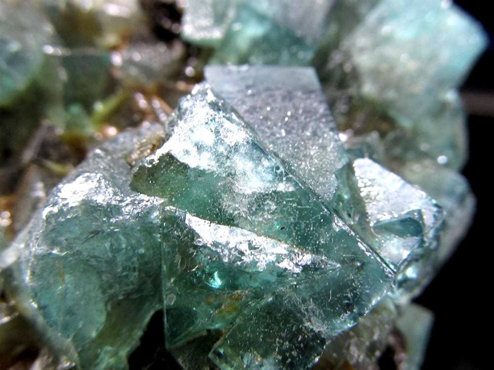 ★魅惑の逸品★神秘的美しさの結晶群★透明感抜群！強蛍光蛍石★限定1点物★蛍光フローライト結晶原石★【イングランド・ダイアナマリア鉱山産】